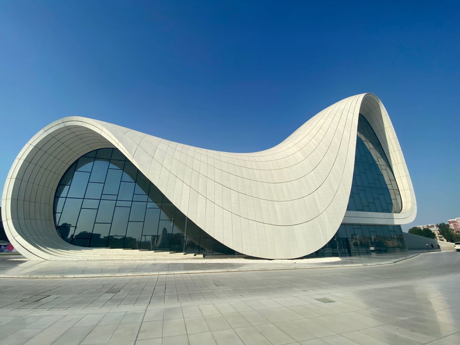 Bir Zaha Hadid Mirası: Haydar Aliyev Kültür Merkezi